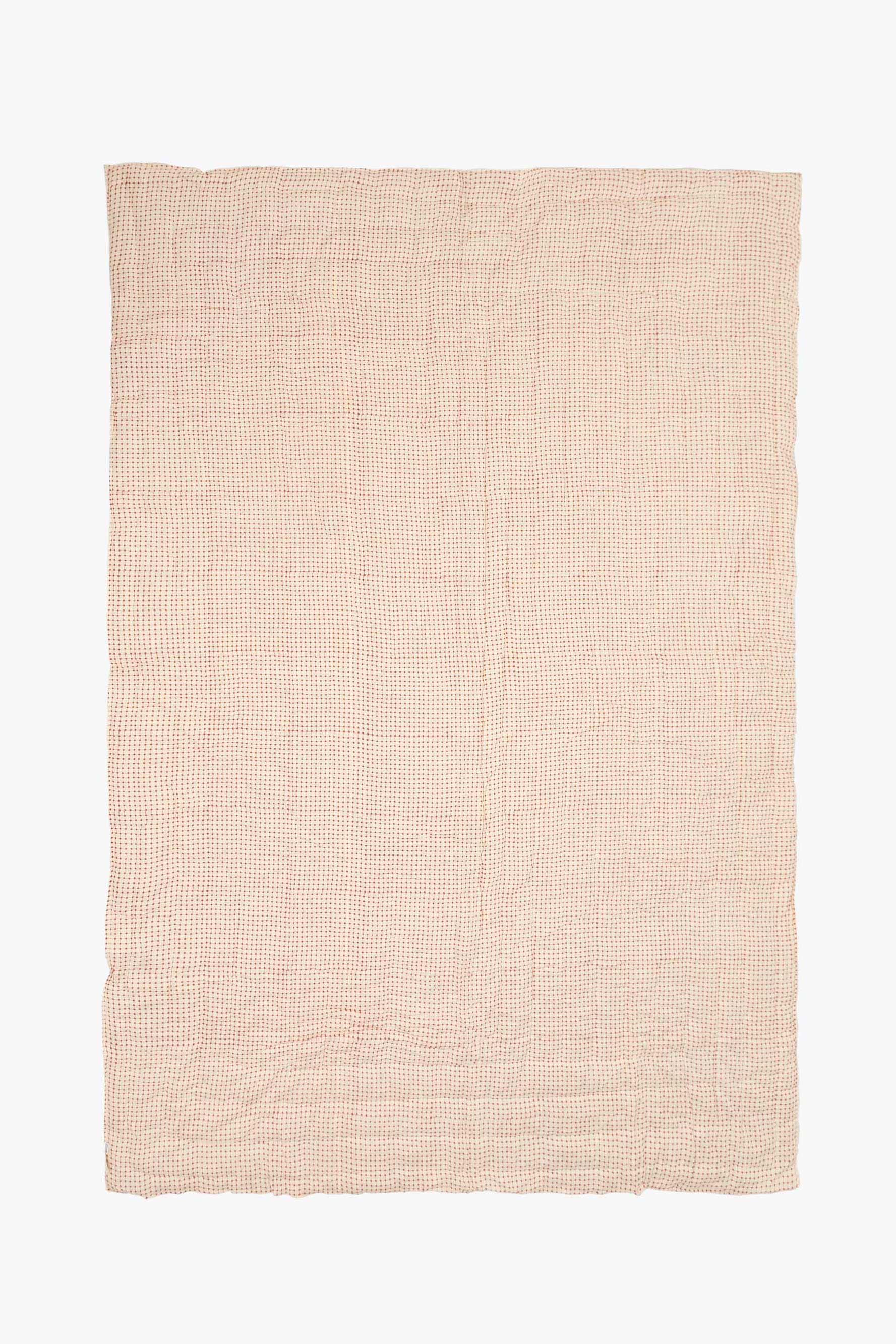 Lizzie Quilt Small Red by Jamini Design Paris | Couverture & The Garbstore