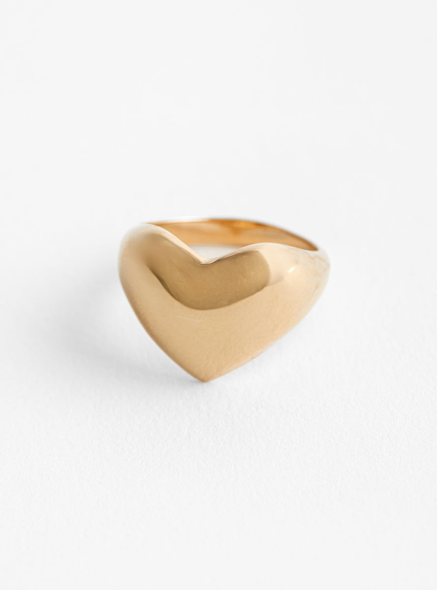 Large Heart Ring Gold by Annika Inez | Couverture & The Garbstore