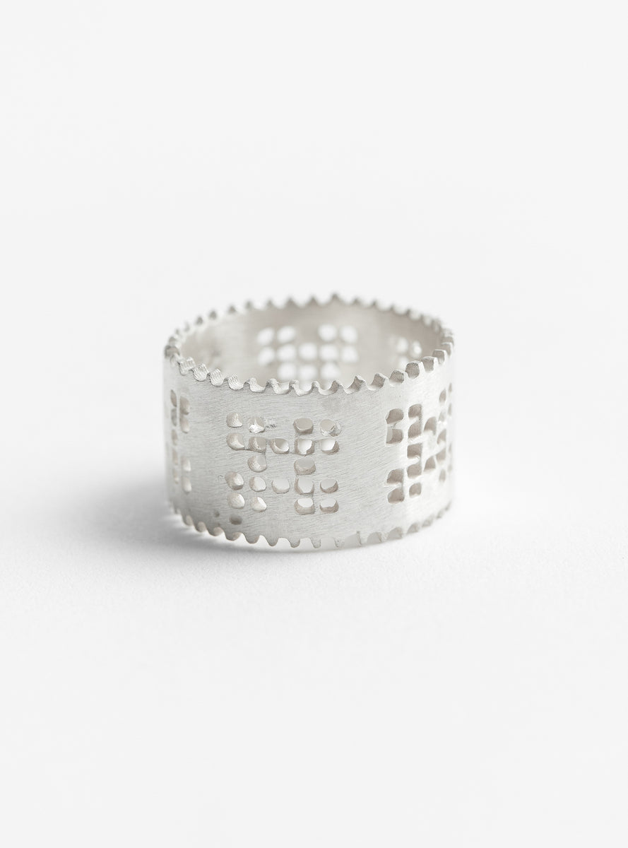 Weavers Ring Silver by Lizzie Ames | Couverture & The Garbstore